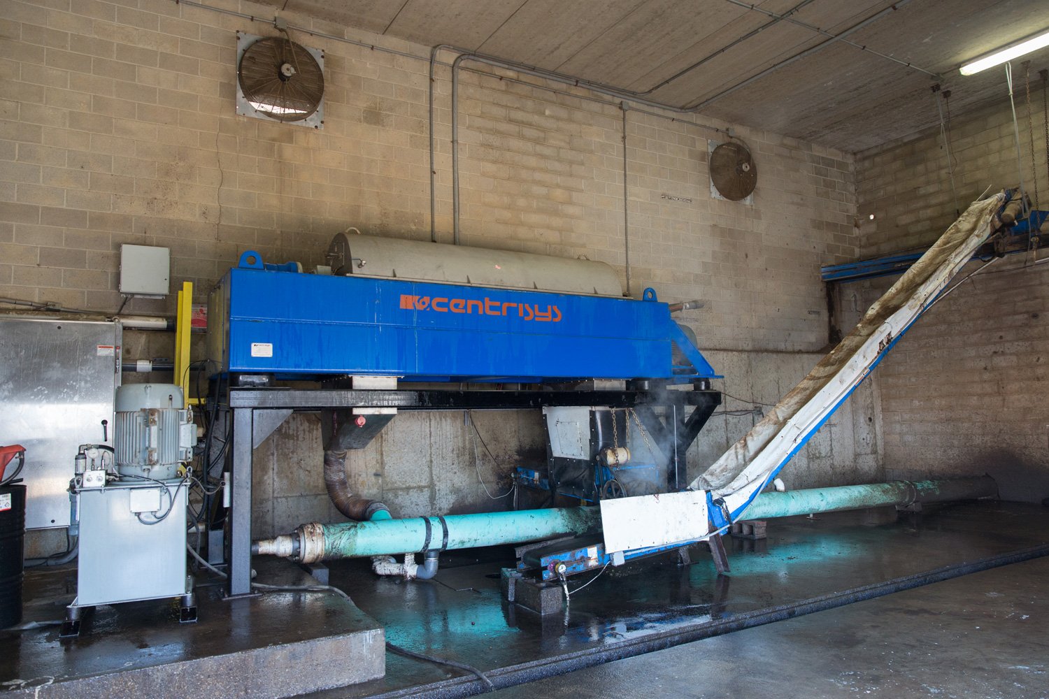 Benefits of Decanter Centrifuges for Animal Waste & Manure Management