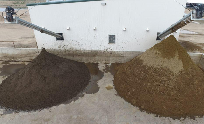 Manure Handling System Needed to Recycle Most of the Manure for Flushing